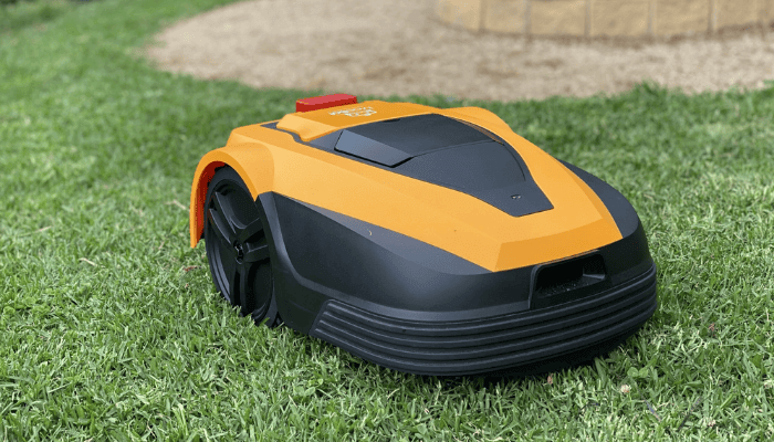 11 Best Robotic Lawn Mowers in Australia (2023)
