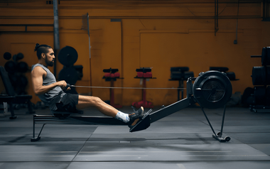 How to Use a Rowing Machine For Different Workouts