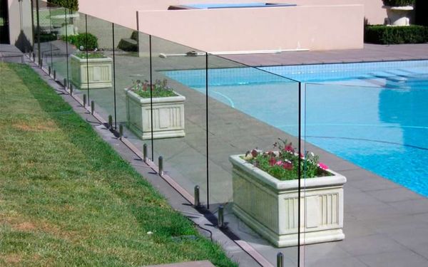 20+ Front Yard Fencing Ideas (2025)