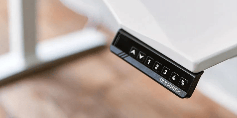 18 Best Standing Desks In Australia in 2025 (Tested)